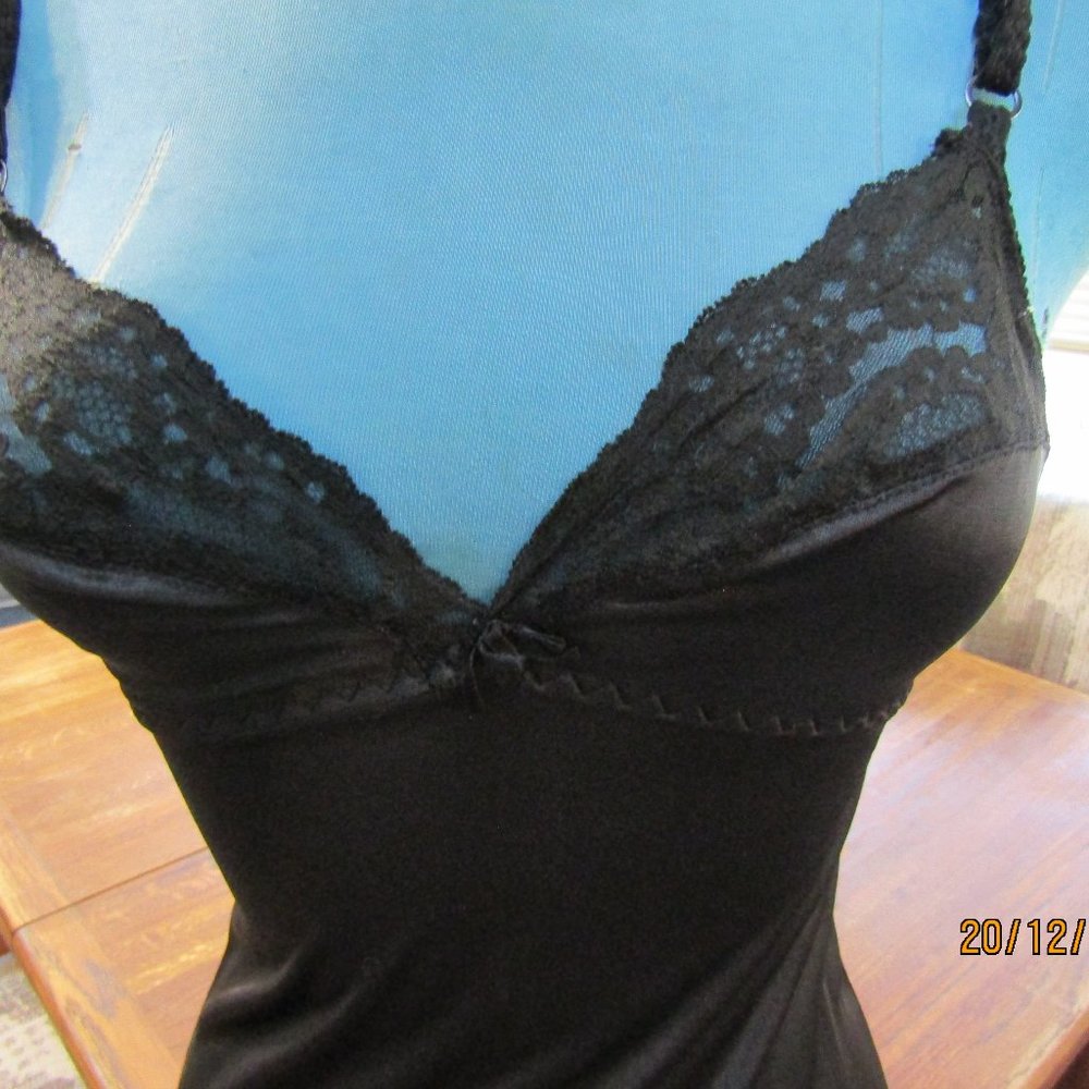 Blackslip Union Label Small Bust 32 - Gem